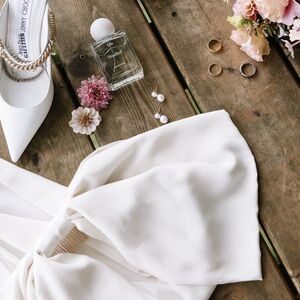 Kamperett | Accessories | Kamperett Floor Sweeping Bow Veil 0 Silk ...